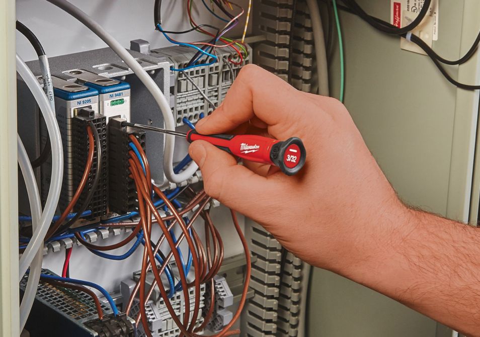 MILWAUKEE 6PC PRECISION STANDARD SCREWDRIVER SET - Milwaukee