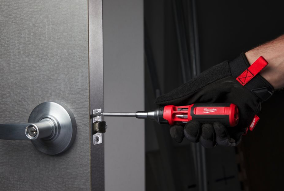 MILWAUKEE 9 IN 1 RATCHETING MULTI-BIT SCREWDRIVER