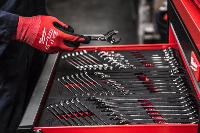 MILWAUKEE MAX BITE METRIC FLEX HEAD RATCHETING SPANNER SET WITH FOAM ...