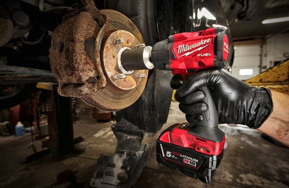 MILWAUKEE M18 FUEL 3/8 INCH MID TORQUE IMPACT WRENCH WITH FRICTION RING ...